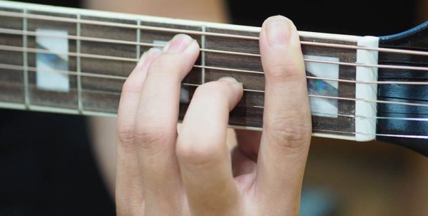 Hợp âm chặn không còn là ám ảnh với người mới học! | Việt Nhạc Center